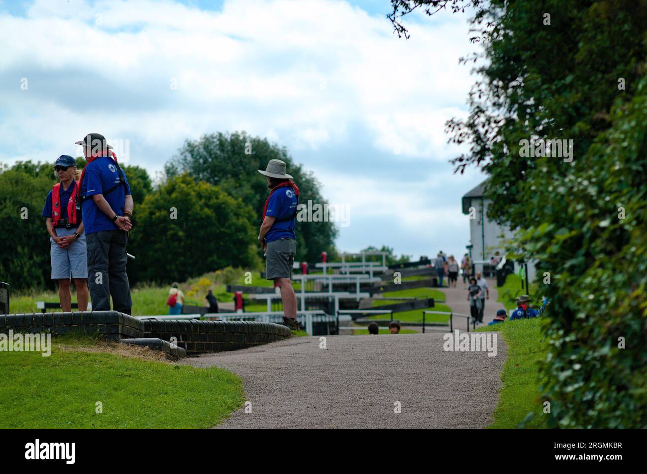 Canal river trust lock hi-res stock photography and images - Alamy