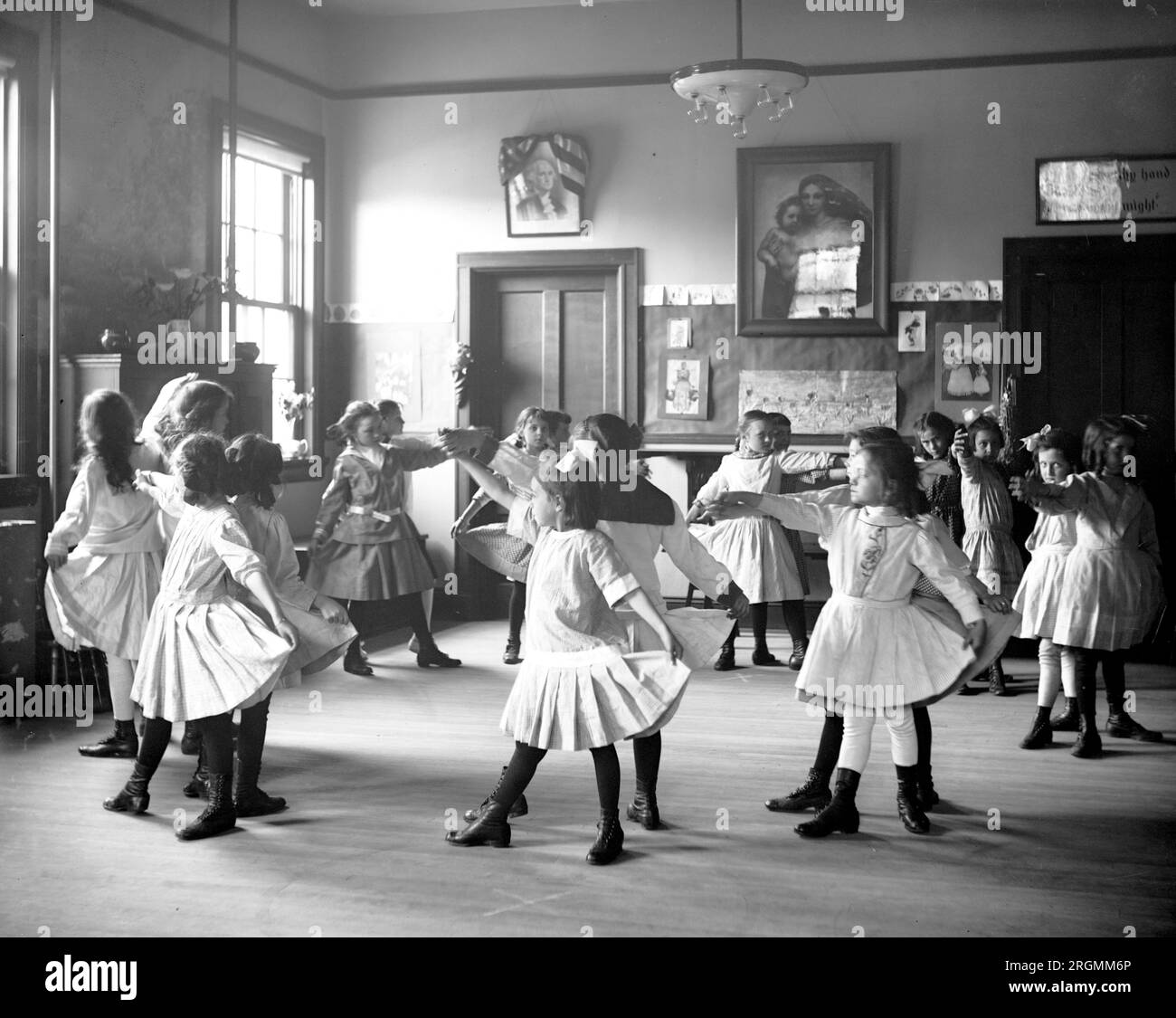 Classroom early 1900s hi-res stock photography and images - Alamy