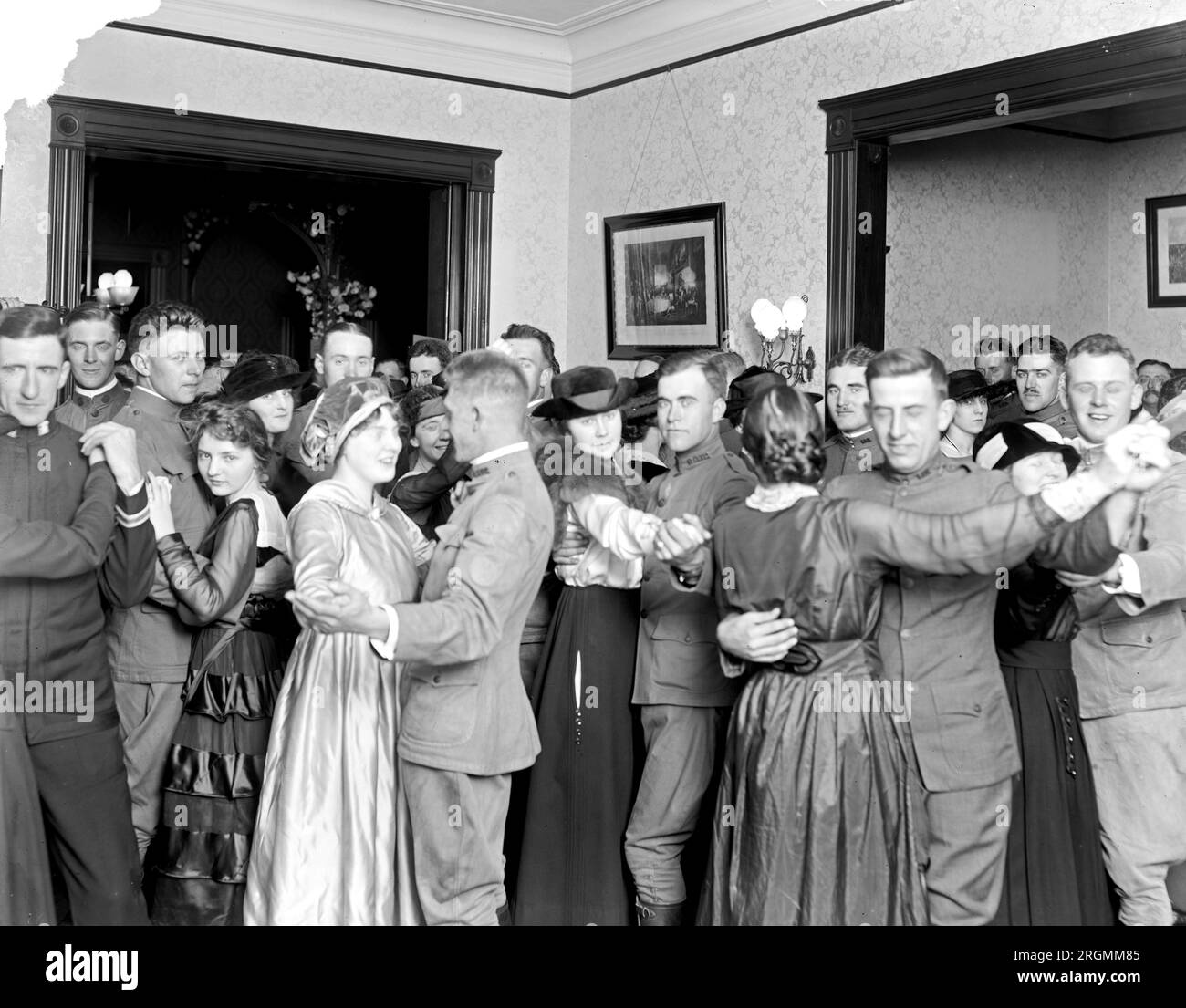 Service club during world war i hi-res stock photography and images - Alamy