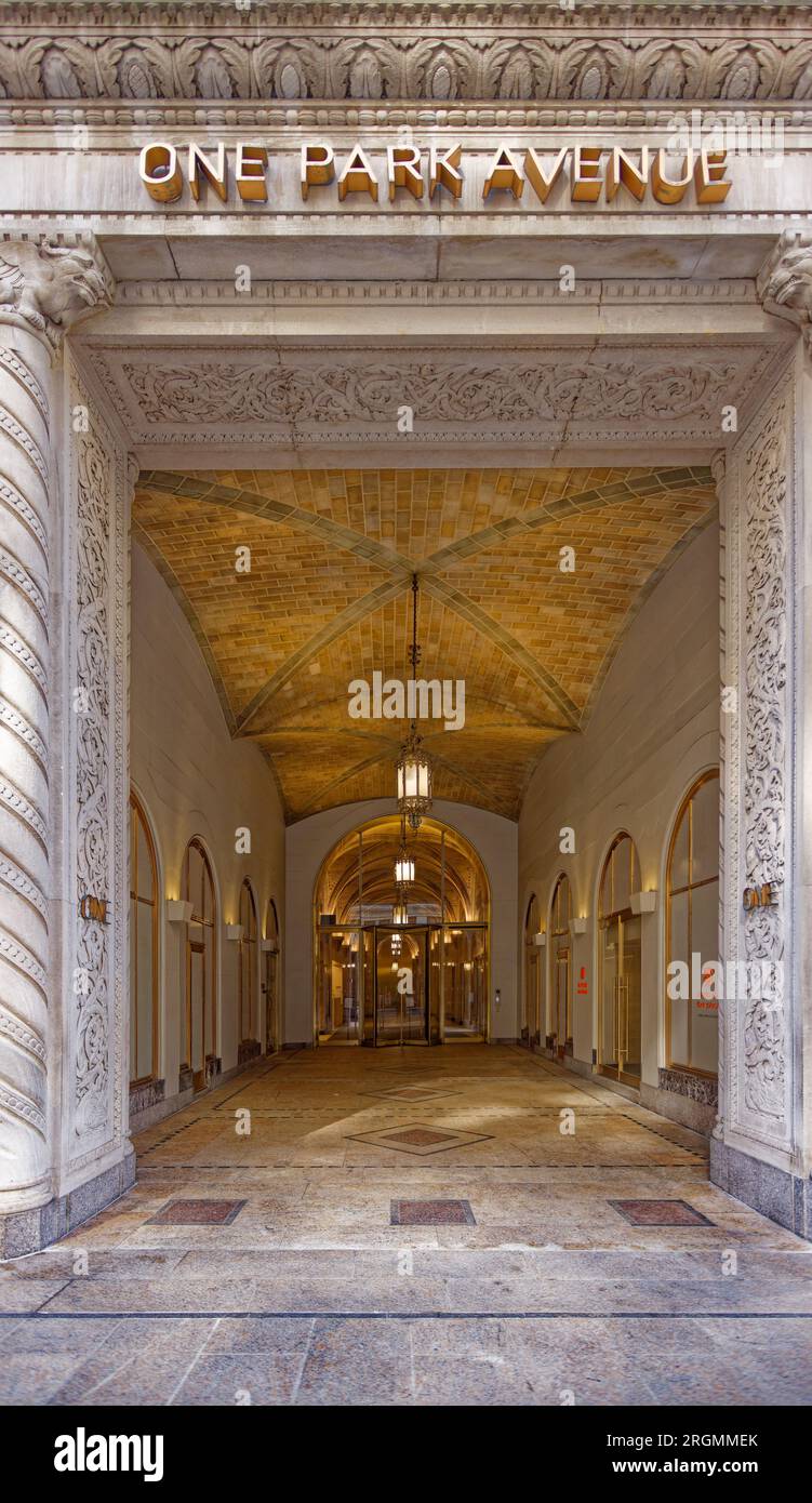 Lorillard building hi-res stock photography and images - Alamy