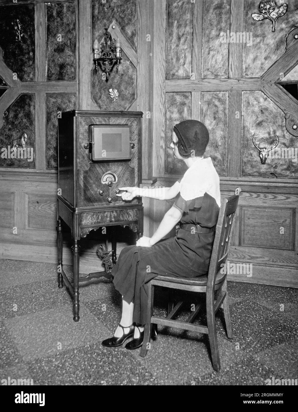 Woman tuning radio hi-res stock photography and images - Alamy