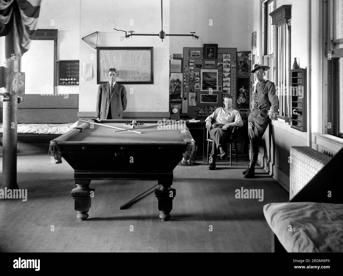 Billiards historical hi-res stock photography and images - Alamy