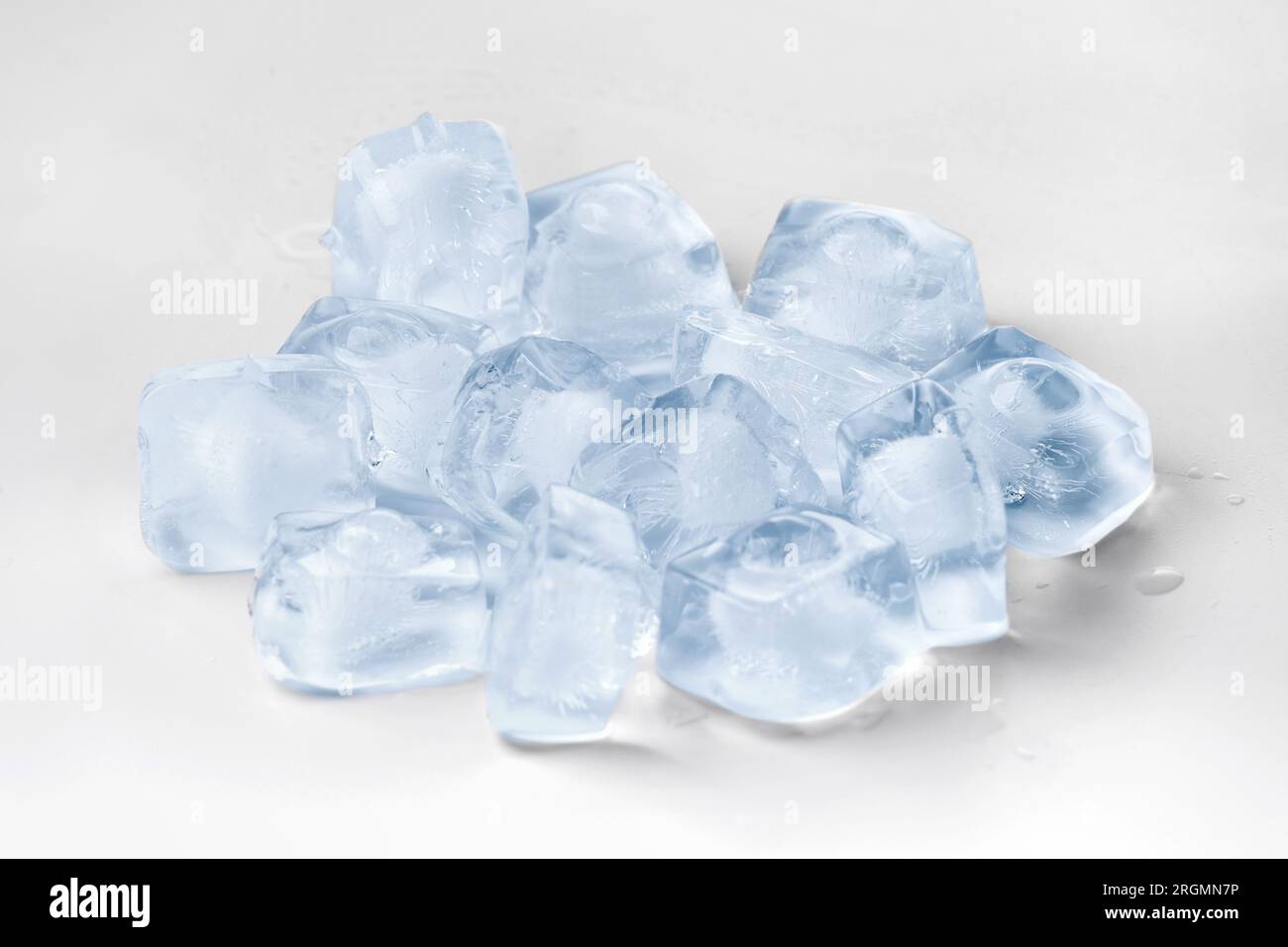 Crushed ice for drinks hi-res stock photography and images - Alamy
