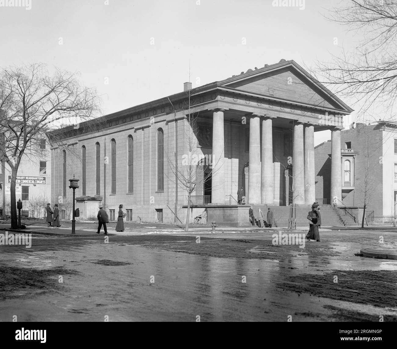 Mathews church hi-res stock photography and images - Alamy
