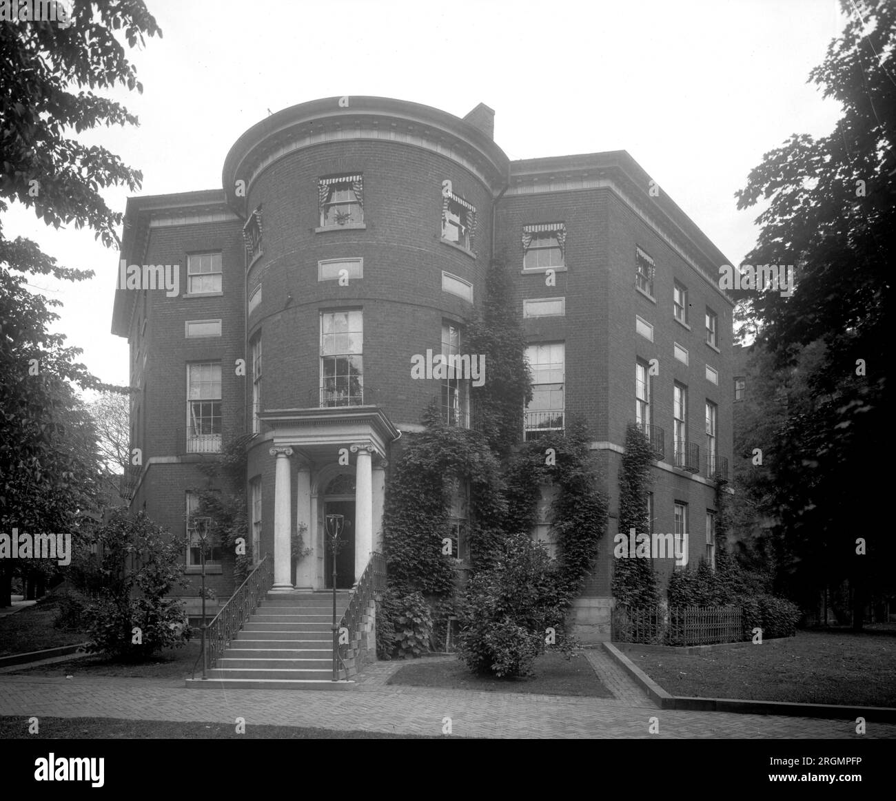 Octagon house hi-res stock photography and images - Alamy
