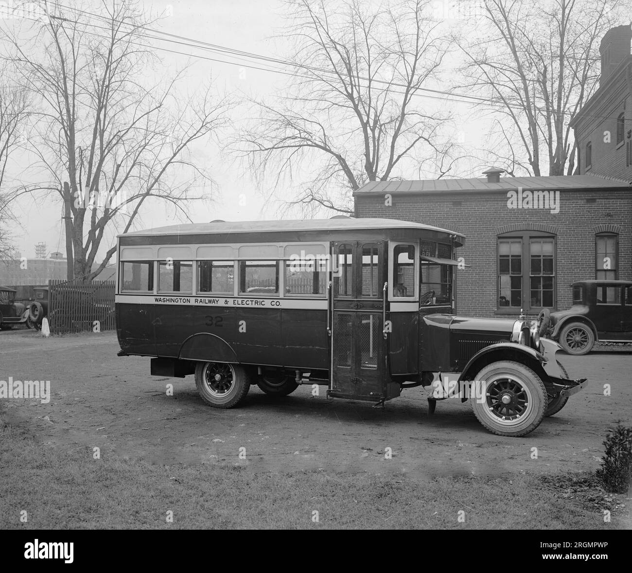 Washington Railway & Electric Company bus ca. 1910-1926 Stock Photo - Alamy