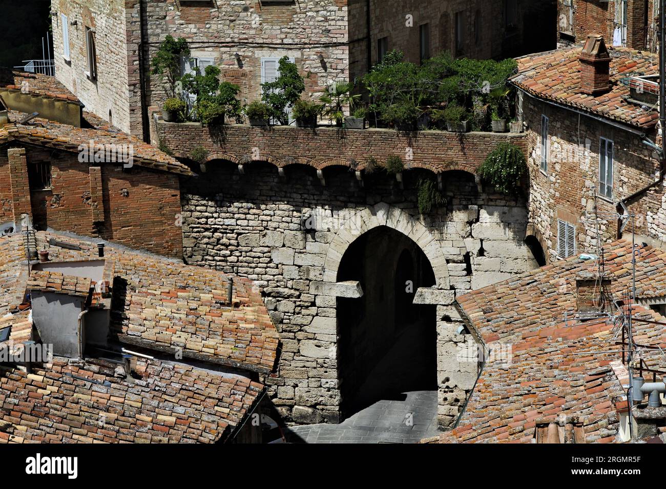 Medieval arch in perugia hi-res stock photography and images - Alamy