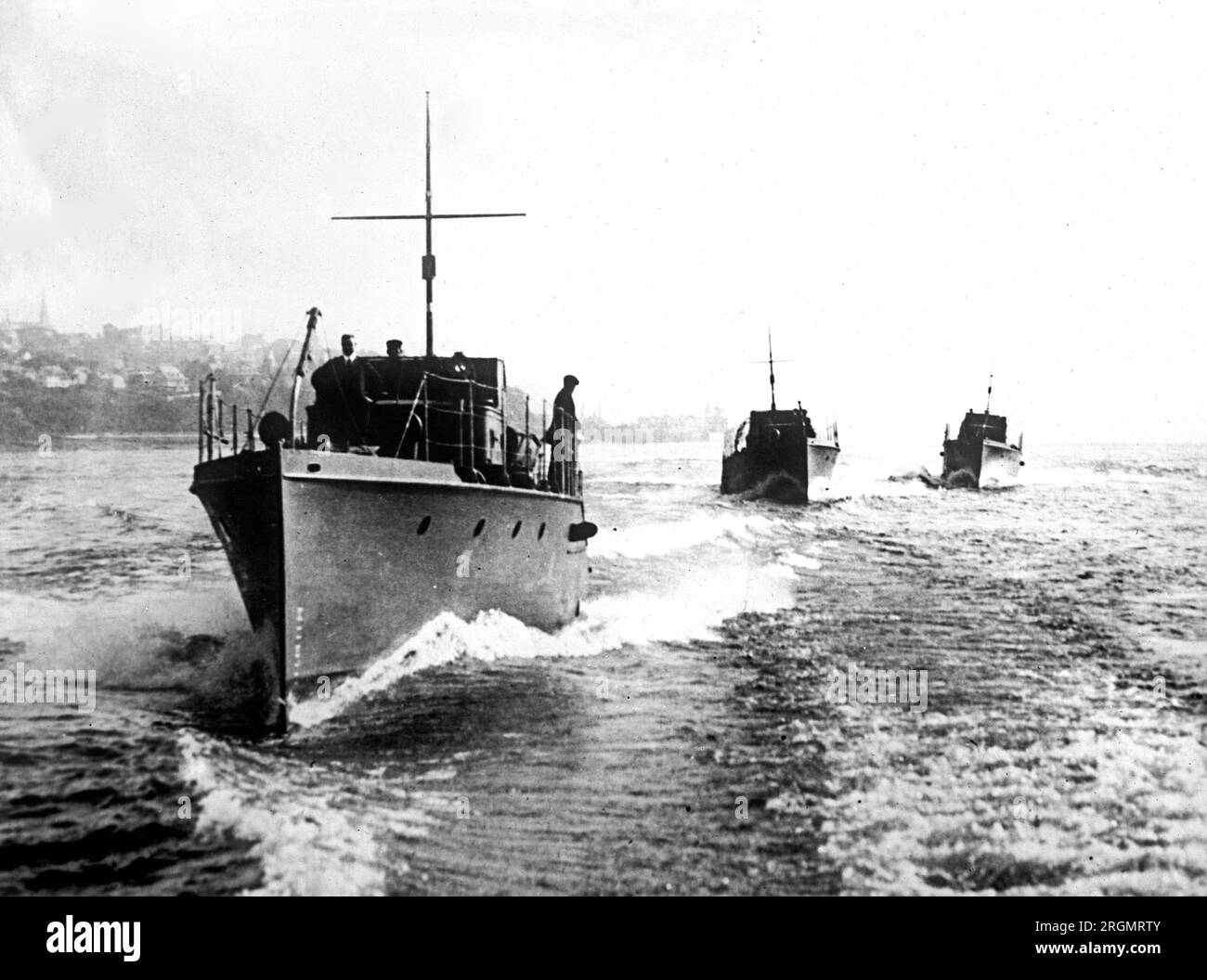 Submarine chaser boats hi-res stock photography and images - Alamy