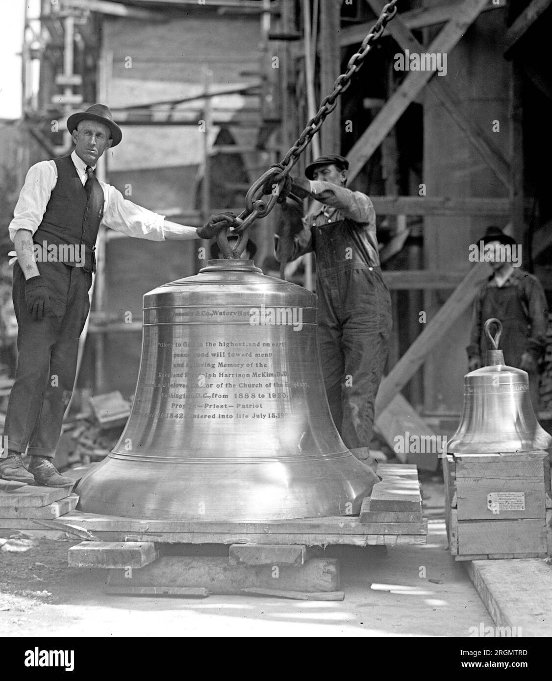Rev dr randolph harrison mckim memorial bell hi-res stock photography ...