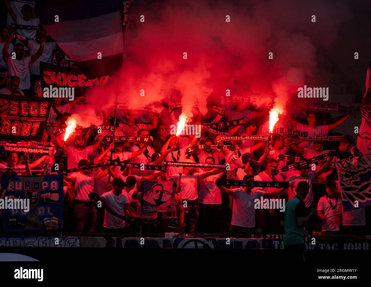 Hibs fans hi-res stock photography and images - Alamy