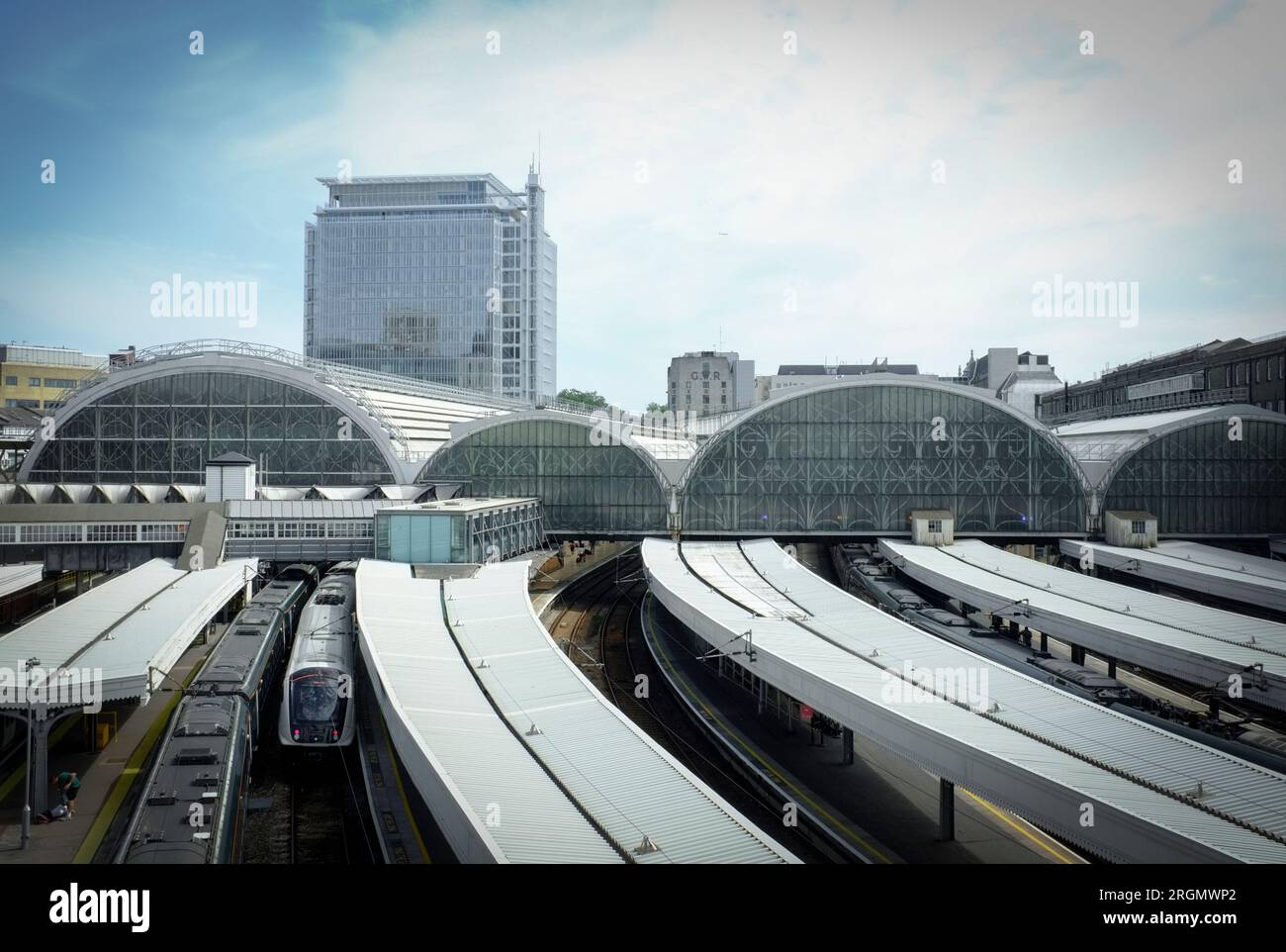 Platforms at Paddington Station, London, UK Stock Photo - Alamy