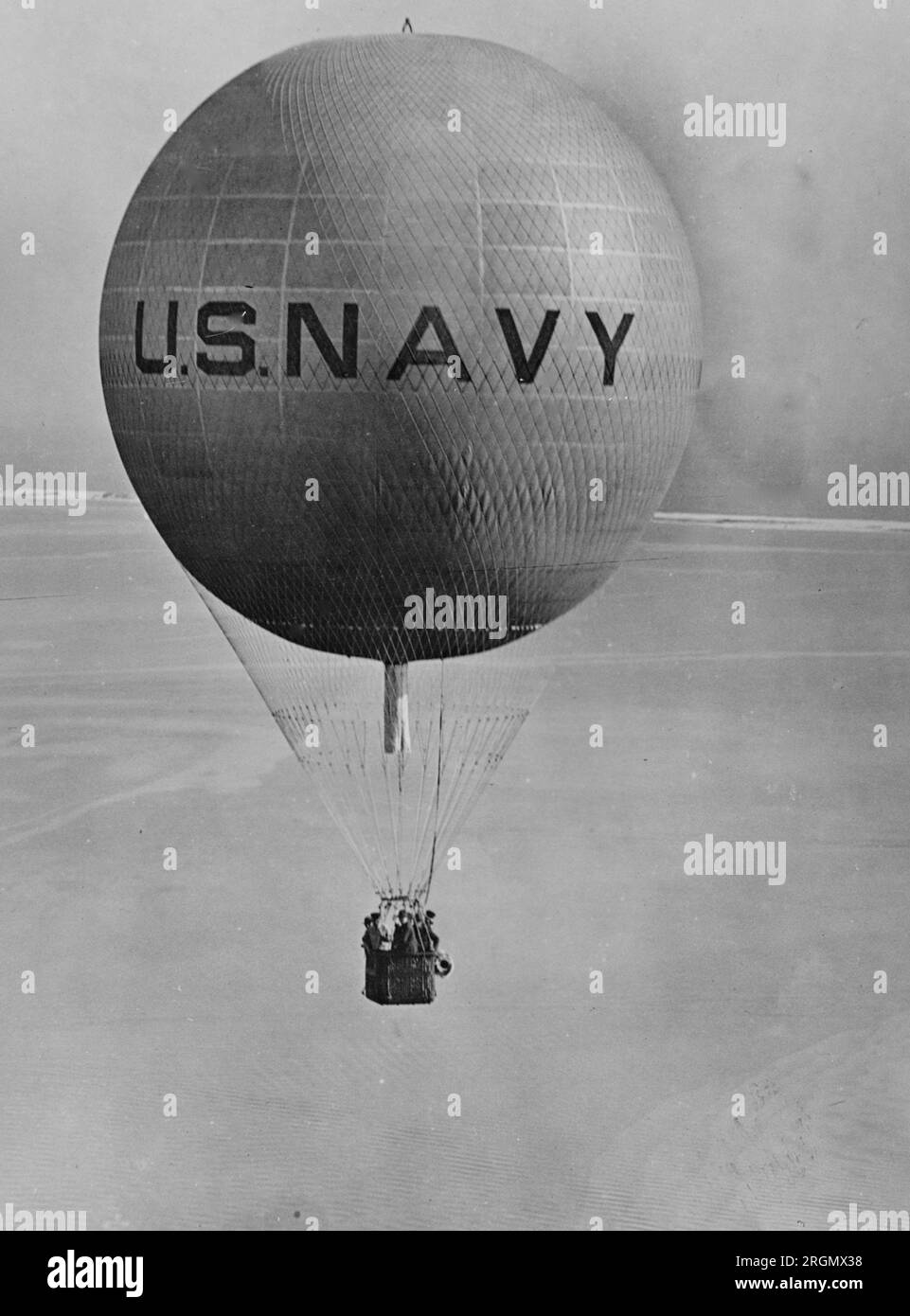 U s navy balloon hi-res stock photography and images - Alamy