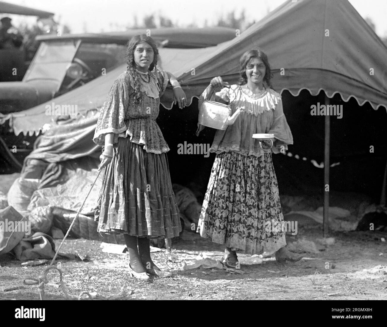 Gypsy girls hi-res stock photography and images - Alamy