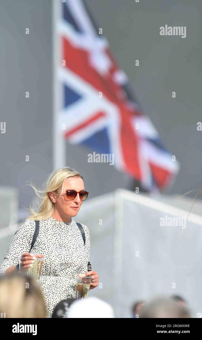 SILVERSTONE, England, 06. JULY 2023; F1 fans enjoy the sunshine during ...