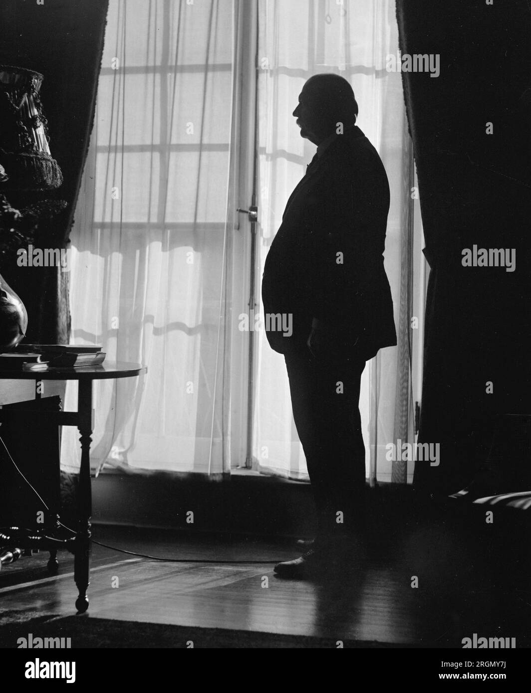 Weeks news Black and White Stock Photos & Images - Alamy