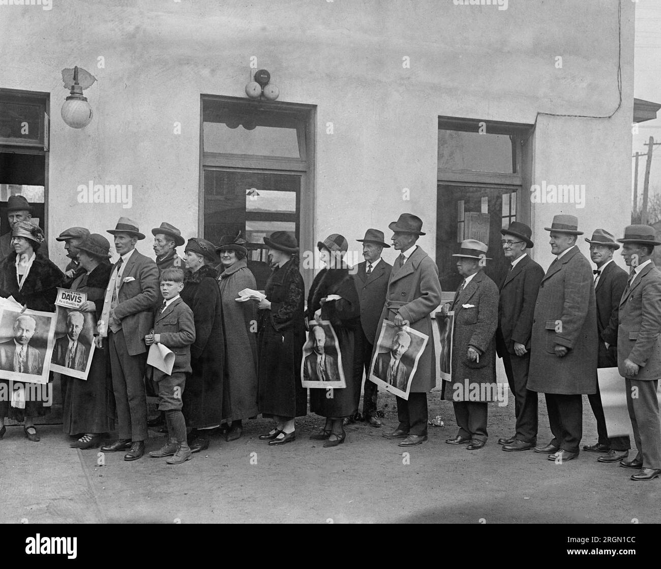 People line vote Black and White Stock Photos & Images - Alamy