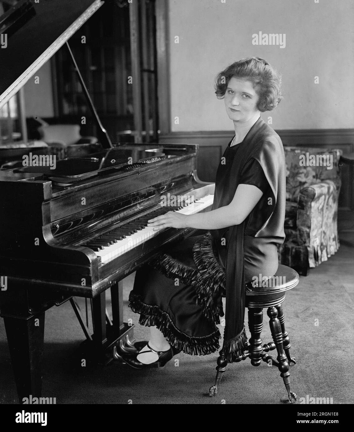 Violette Chantal, French pianist, playing a piano ca. 1924 Stock Photo ...