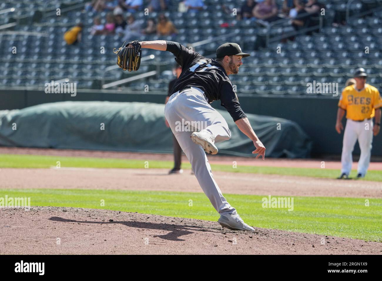 August 6 2023: El Paso pitcher Sean Poppen (17) throws a pitch during ...