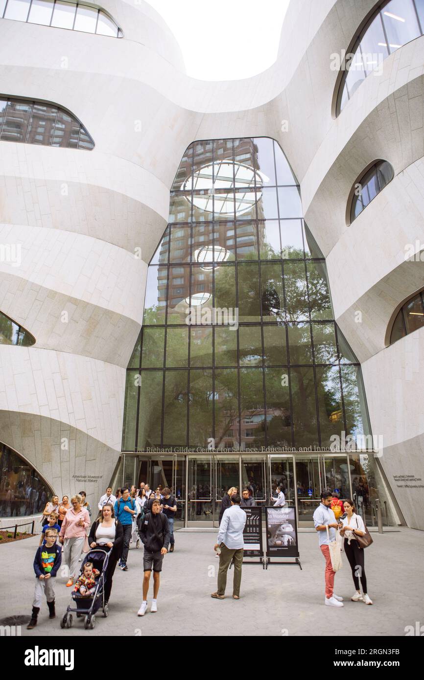 Facade of the Richard Gilder Center for Science, Education, and ...