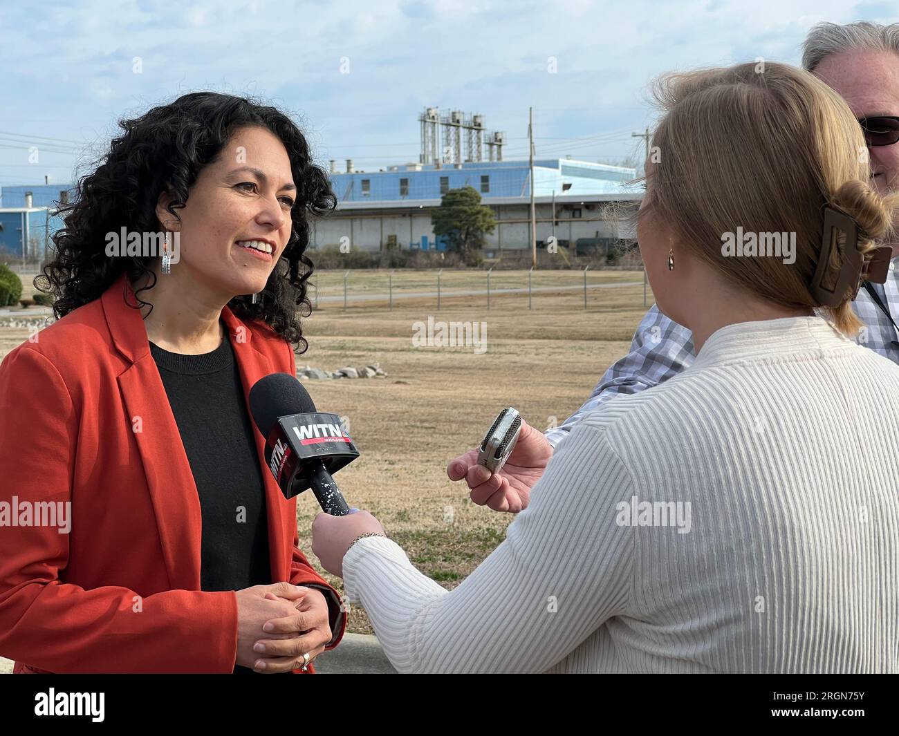 Torres small speaking hi-res stock photography and images - Alamy