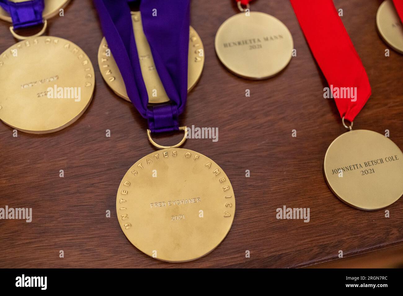 Reportage: Joe Biden presenting medals at the National Arts and ...