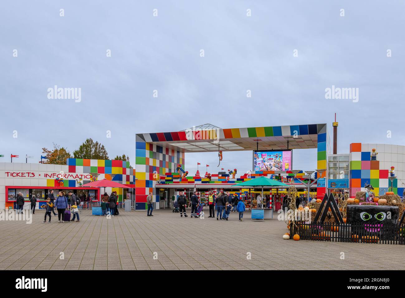 Front view legoland logo on hi-res stock photography and images - Alamy