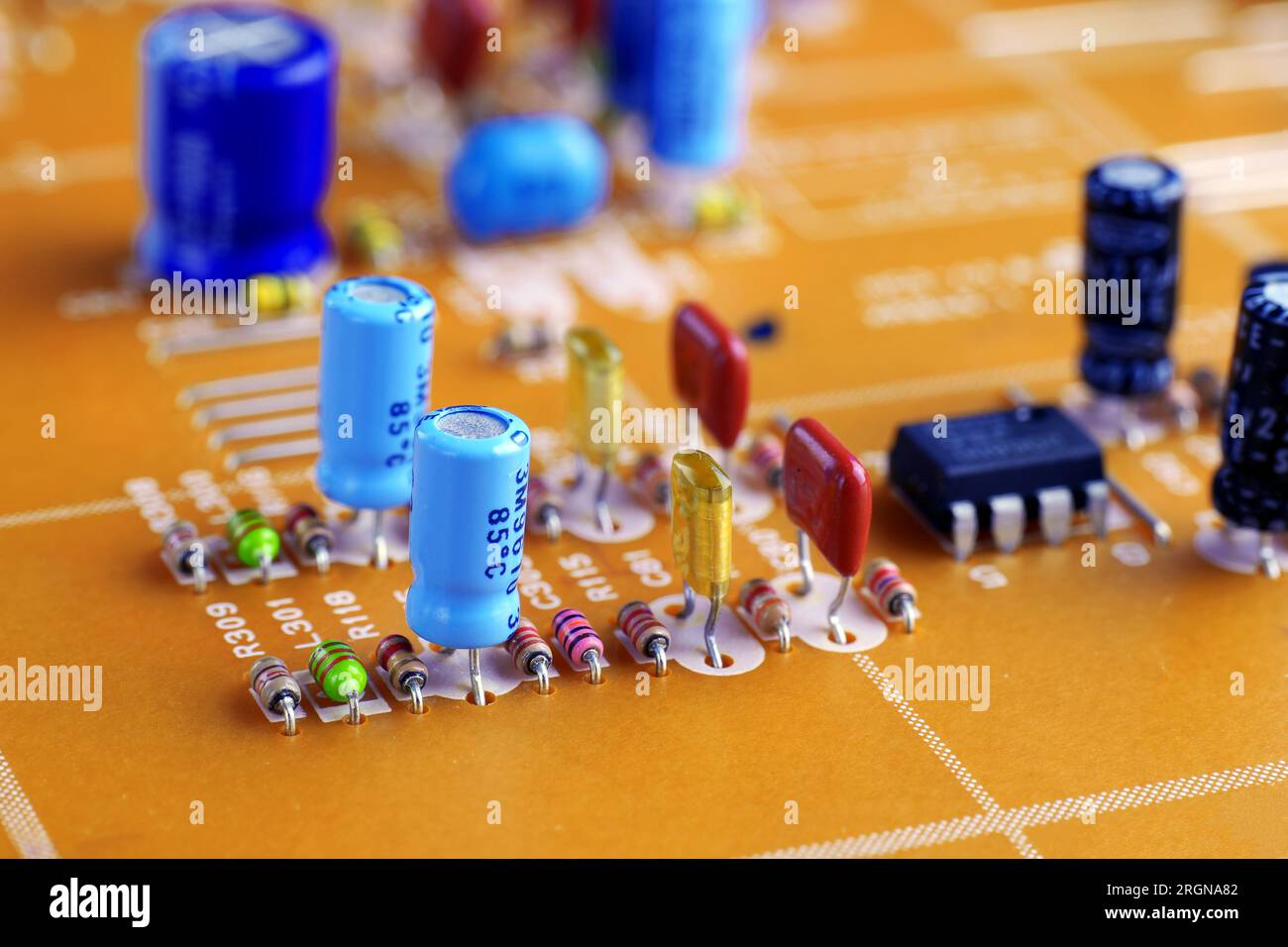 Transistor radio circuit board hi-res stock photography and images - Alamy