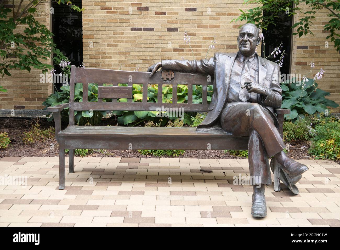 A bench sculpture honoring former Notre Dame Fighting Irish football ...