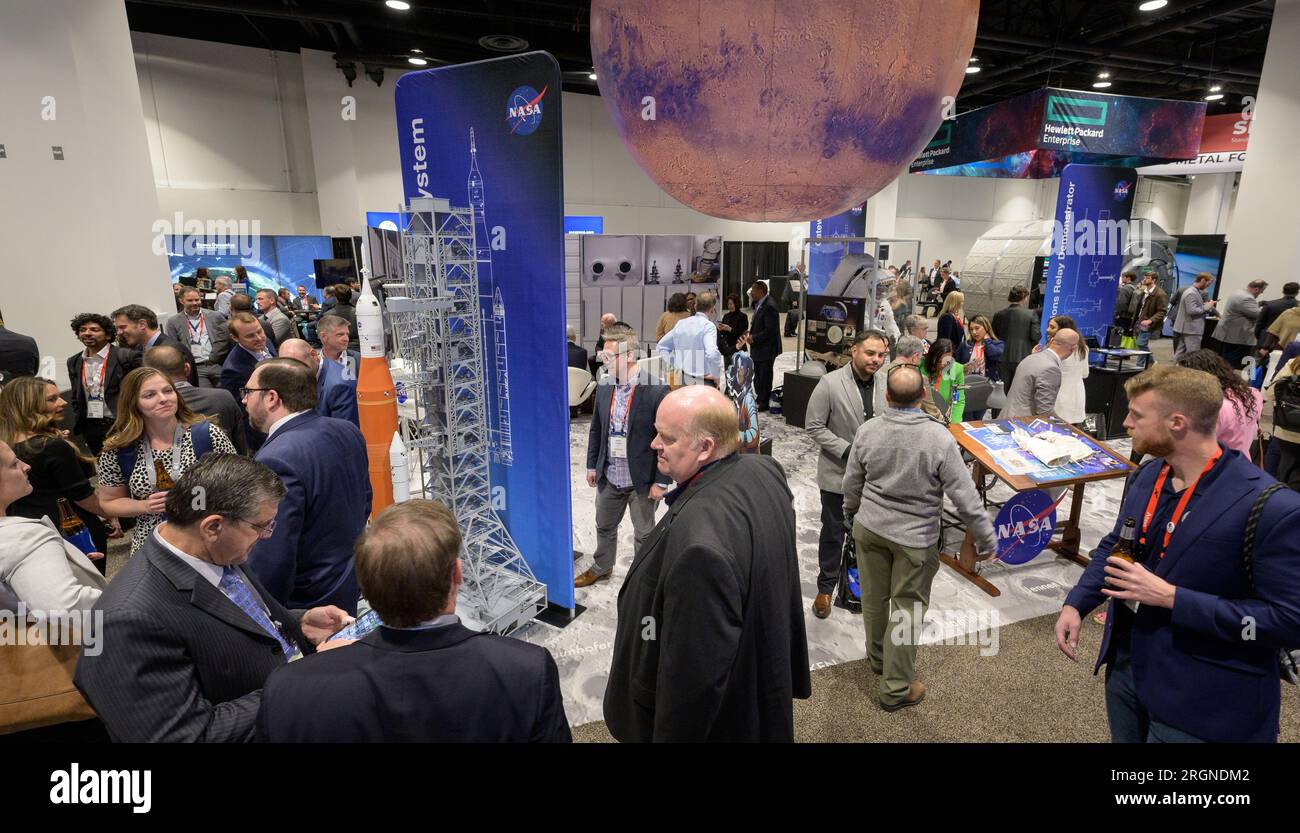 Reportage: 37th Space Symposium (2022) - Attendees visit the NASA ...
