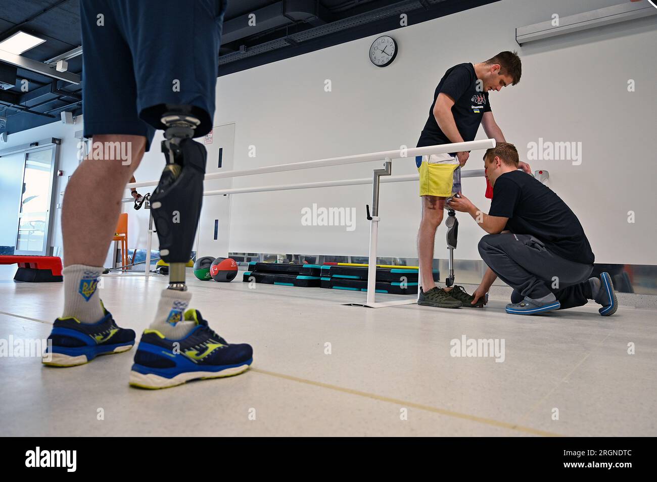 Non Exclusive: LVIV, UKRAINE - AUGUST 9, 2023 - Patients train to use ...