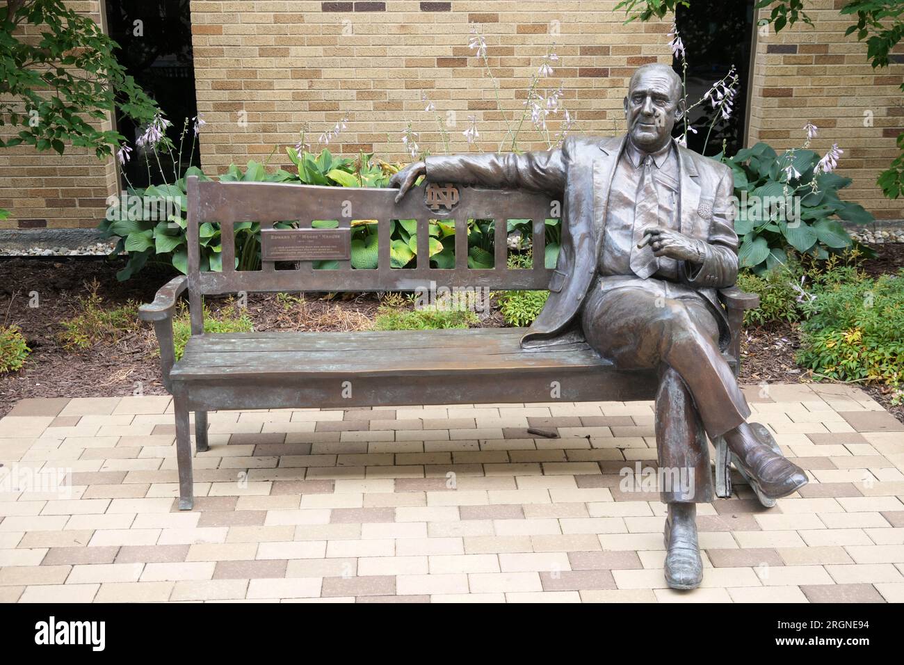 A bench sculpture honoring former Notre Dame Fighting Irish Football ...