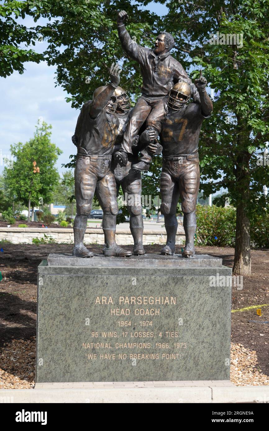 A statue of former Notre Dame Fighting Irish Football coach Ara ... A statue of former Notre Dame Fighting Irish Football coach Ara ...