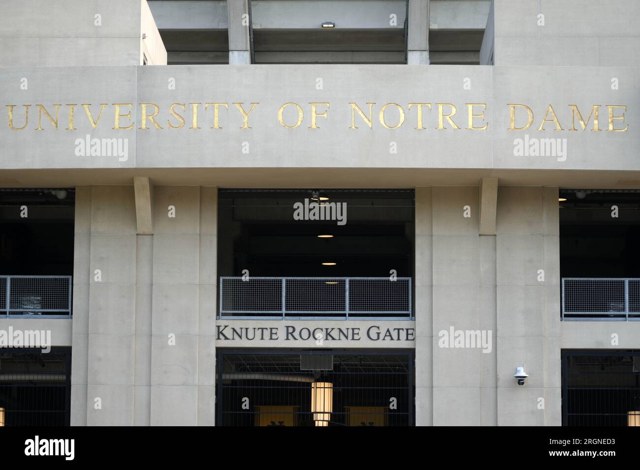 The knute rockne gate at notre dame stadium hi-res stock photography ...