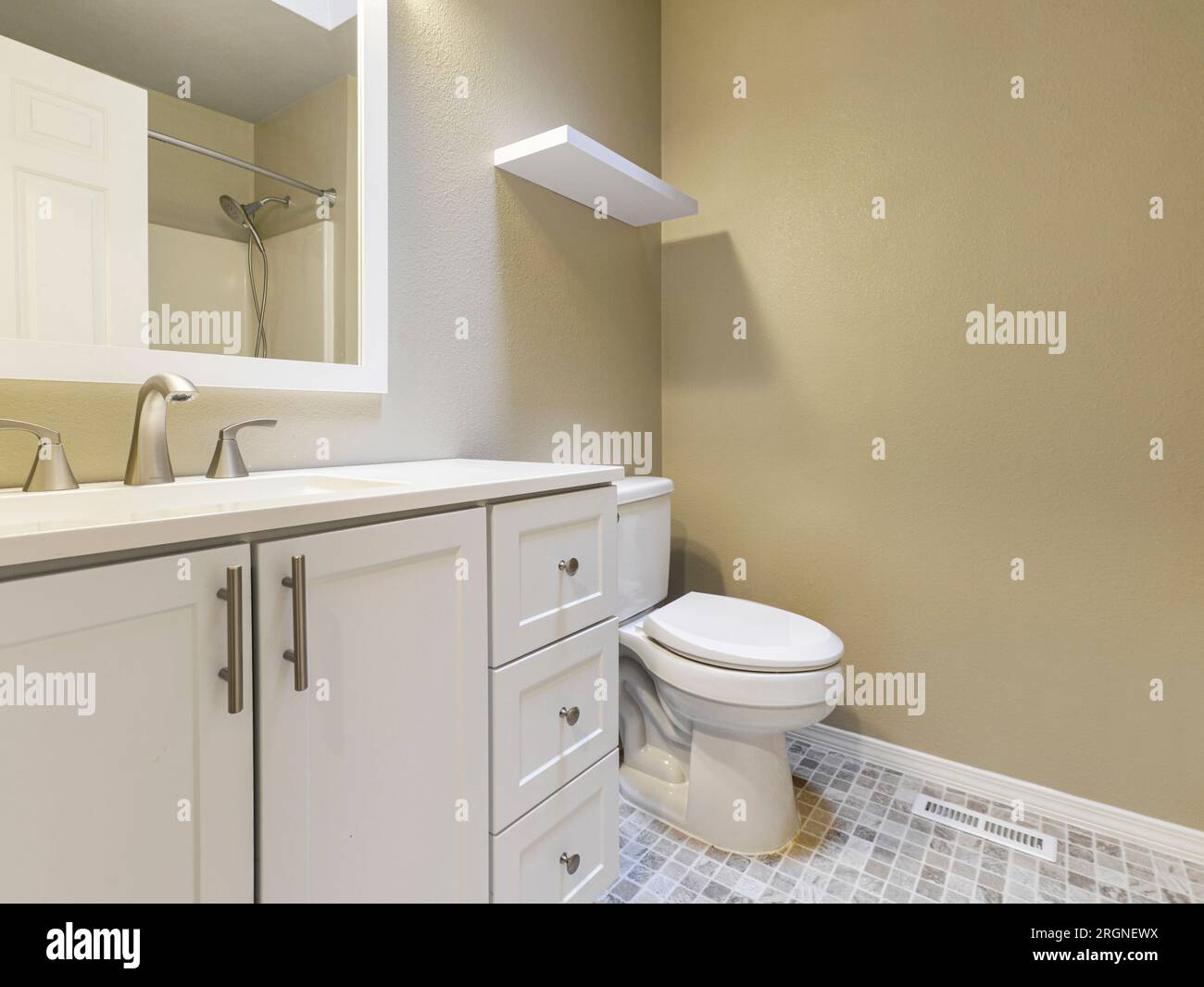 Modern residential bathroom interior Stock Photo - Alamy