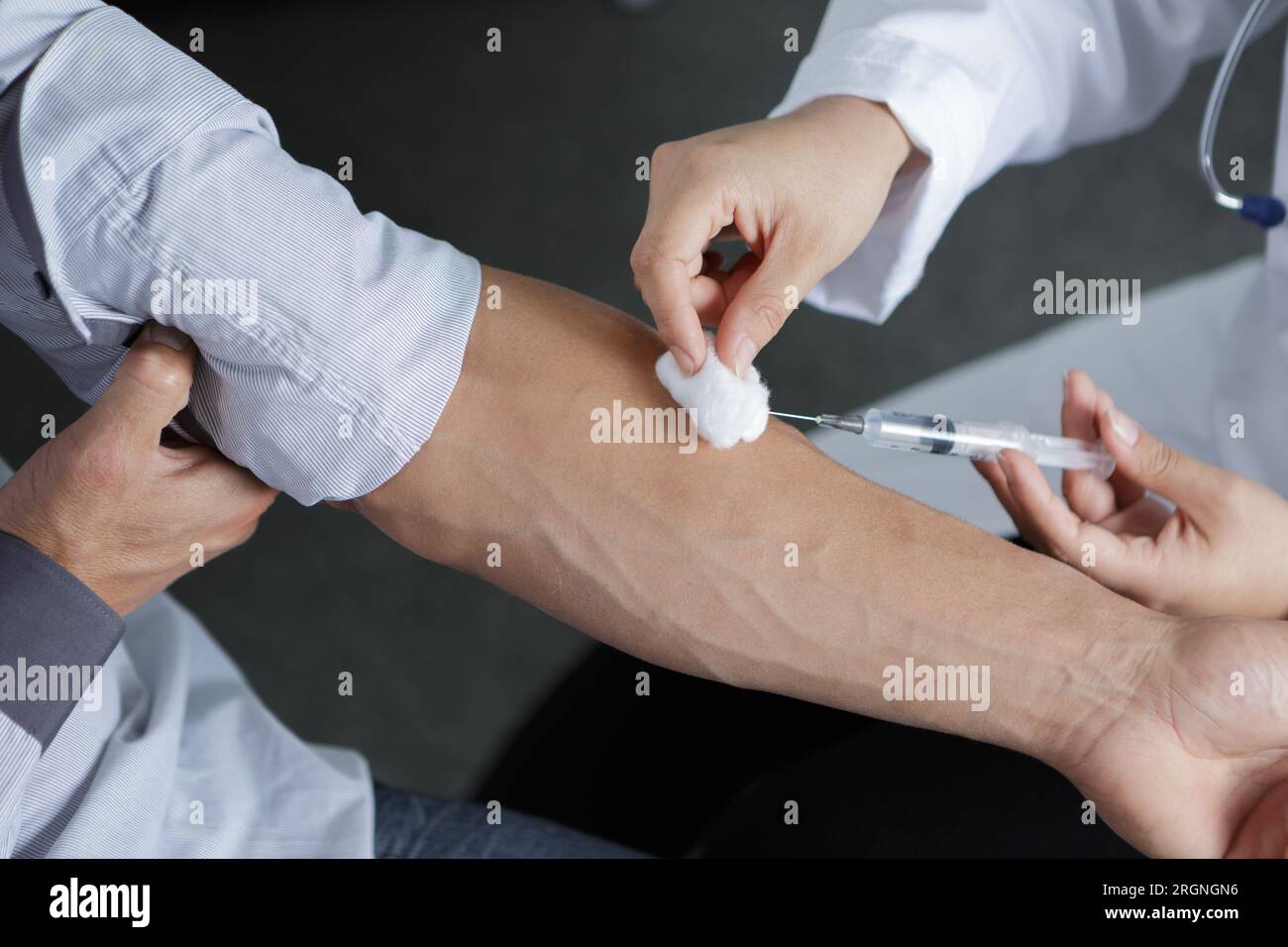 Muscular injection hi-res stock photography and images - Alamy