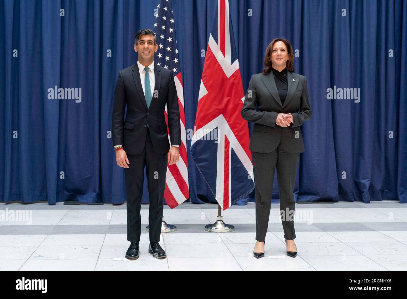 Reportage: Vice President Kamala Harris greets British Prime Minister ...