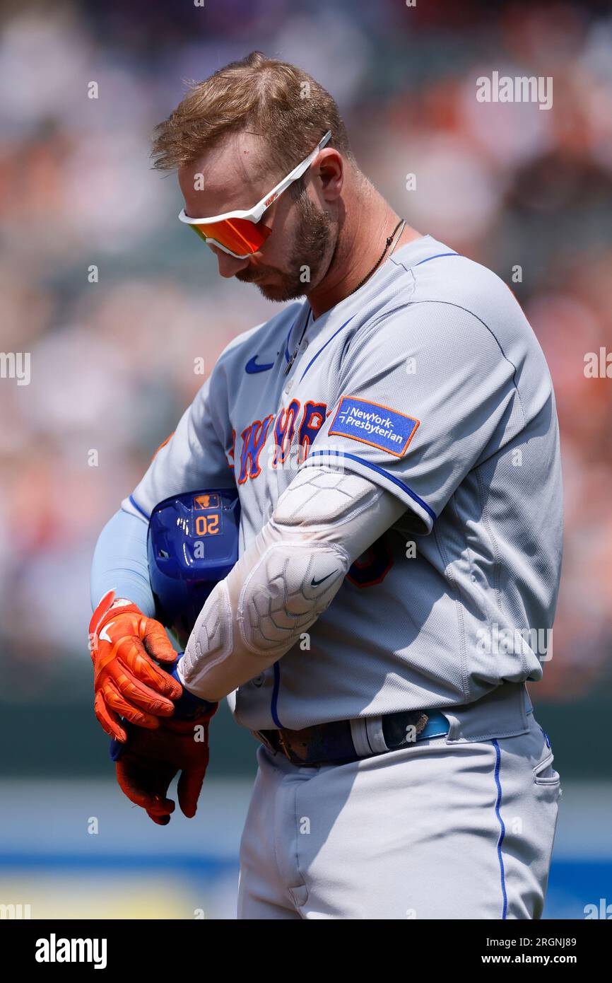 BALTIMORE, MD - AUGUST 06: New York Mets first baseman Pete Alonso (20 ...
