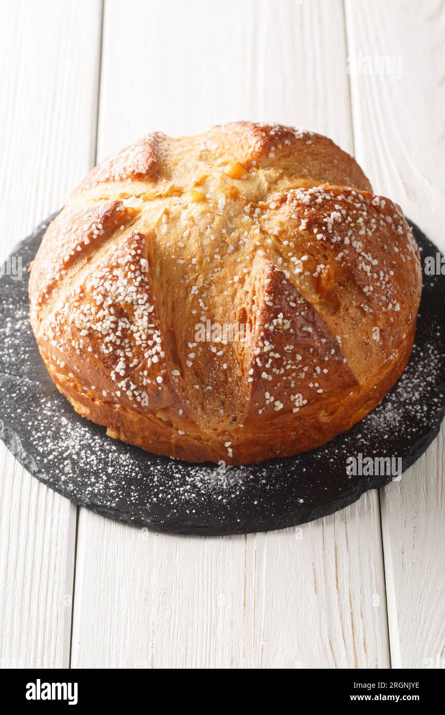 Mona orange hi-res stock photography and images - Alamy