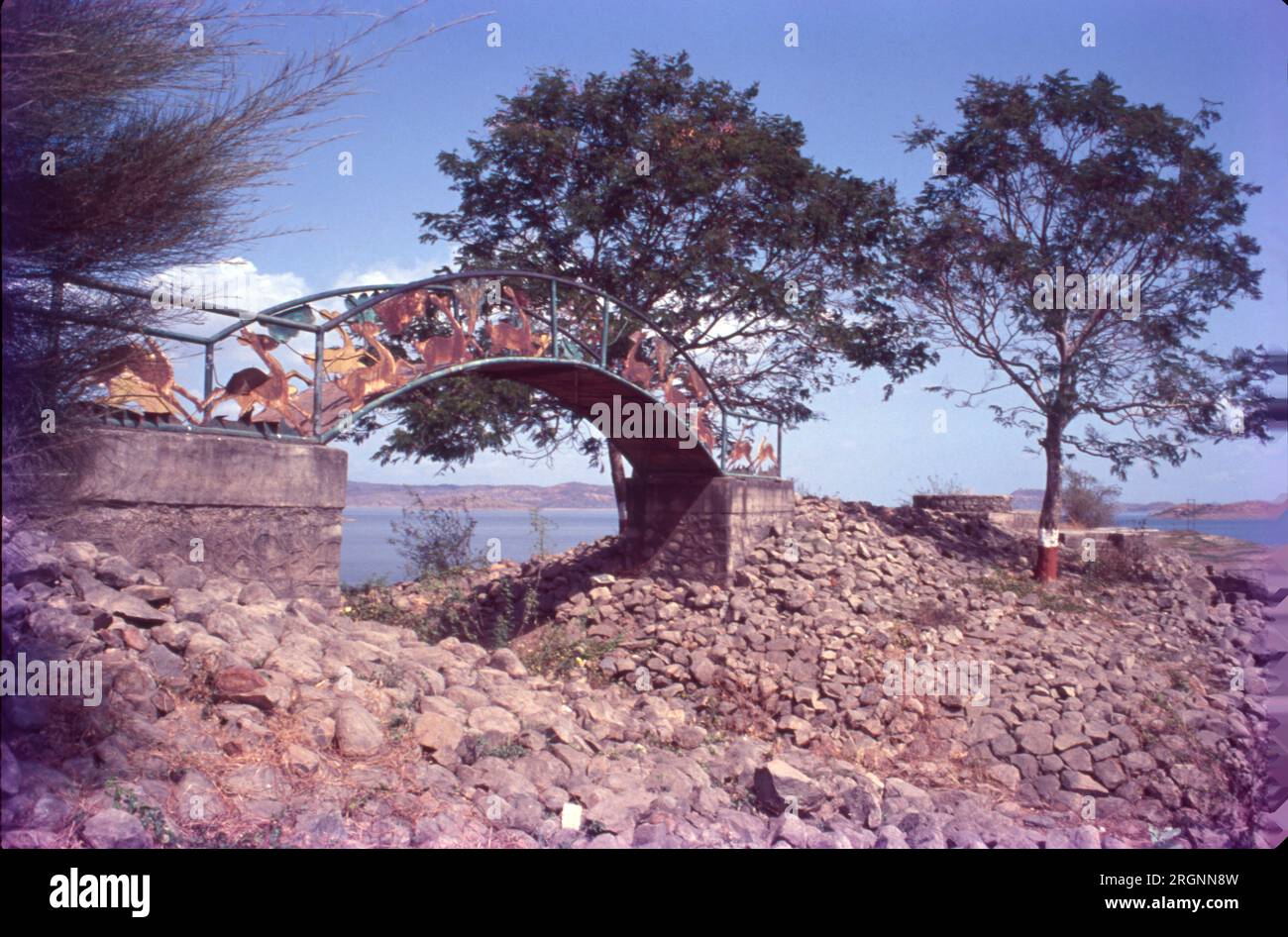 Small Walkway Bridge Over Ukai River, Gujrat, India Stock Photo - Alamy