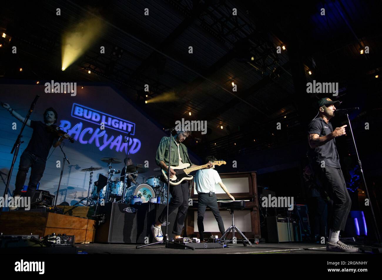 Bud light backyard tour hi-res stock photography and images - Alamy