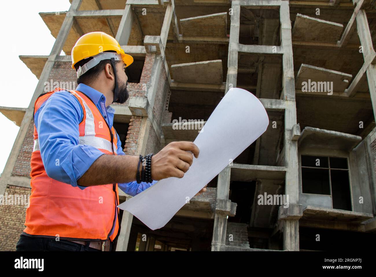 Confident indian asian civil engineer hi-res stock photography and ...