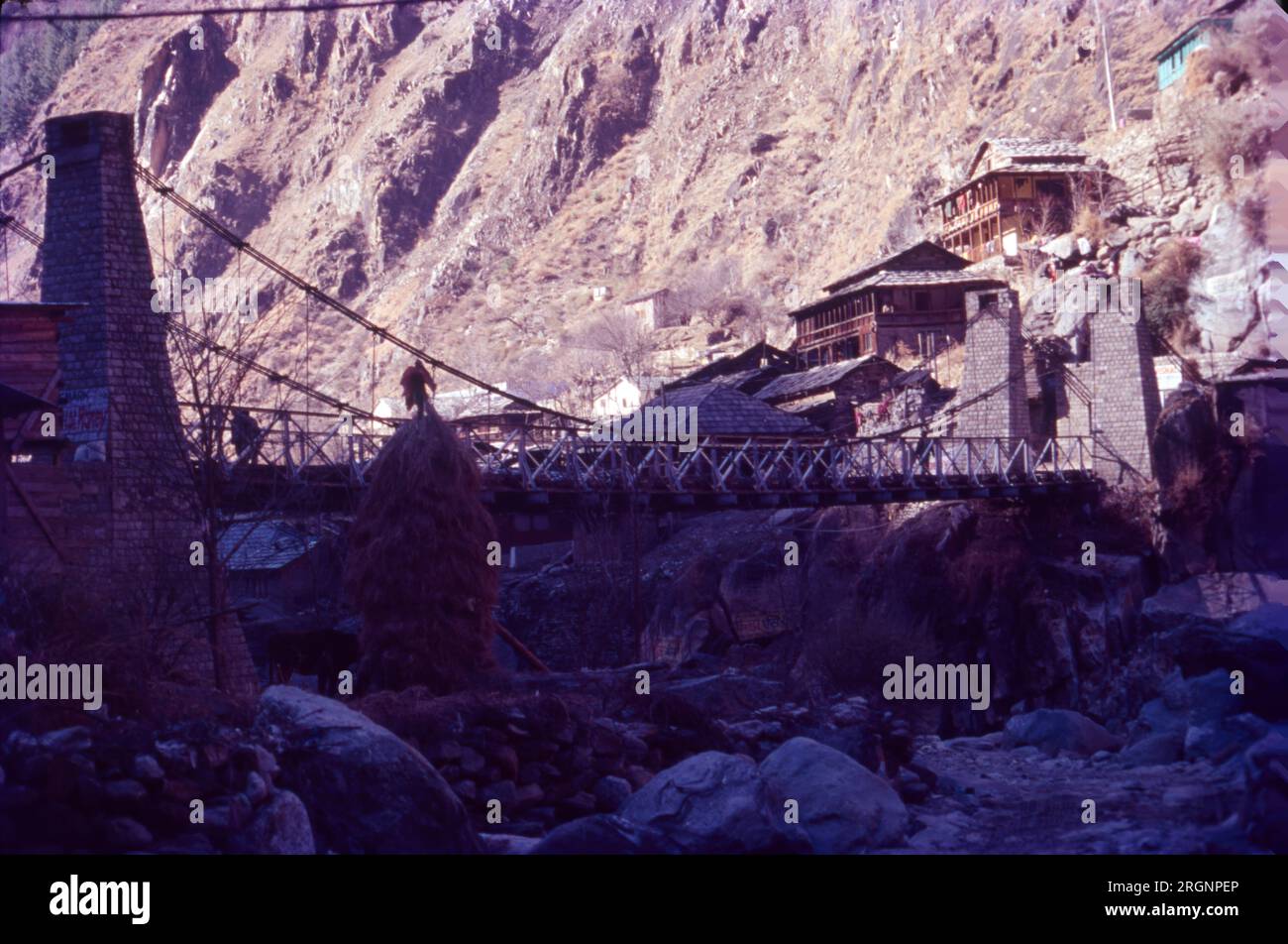 Metal Wire Bridge, Manikaran, Kullu Dist, Himachal Pradesh, India Stock ...