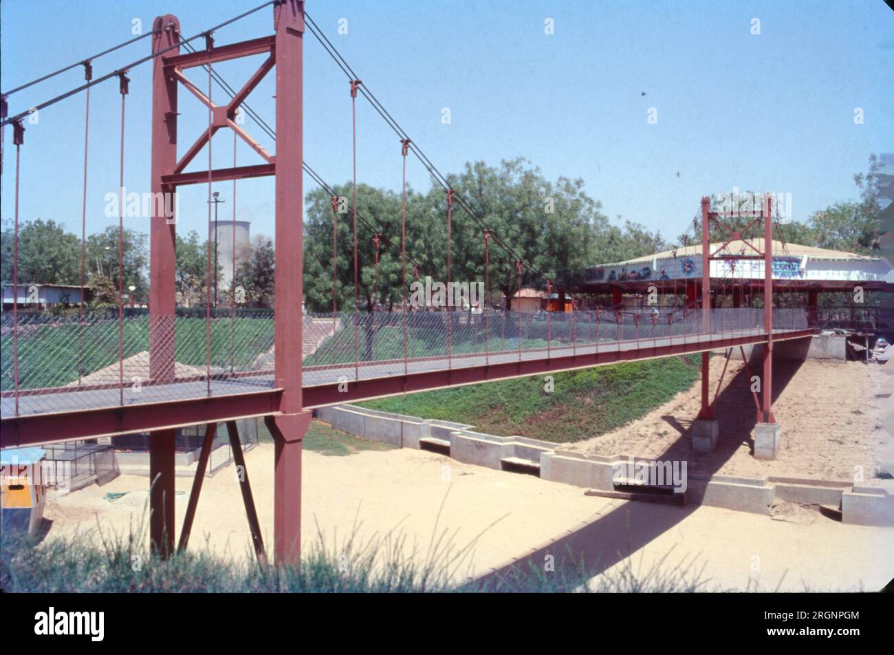Metal Wire Bridge, at Gandhinagar, Gujrat, India Stock Photo - Alamy