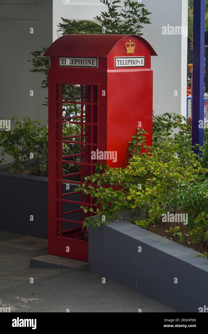 Classic red British telephone box Stock Photo - Alamy