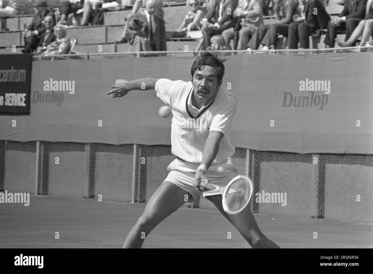 Dutch Tennis Championships in Scheveningen, Rolf Thung in action; ca ...