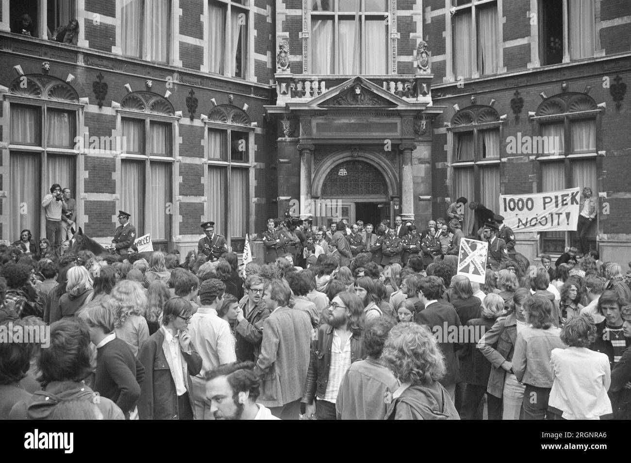 1970s college protest hi-res stock photography and images - Alamy