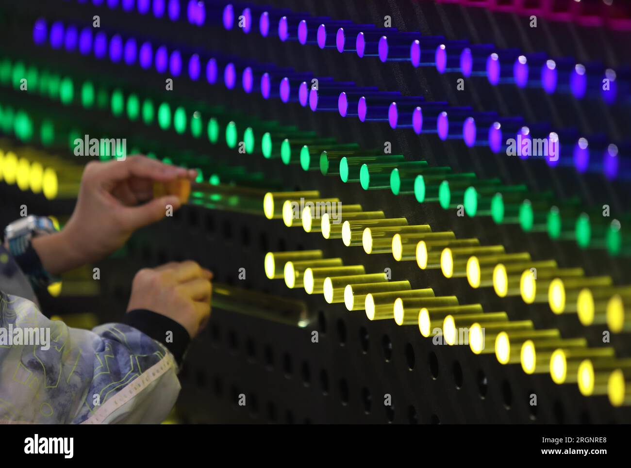 Parents take their children to visit Yunnan Science and Technology ...