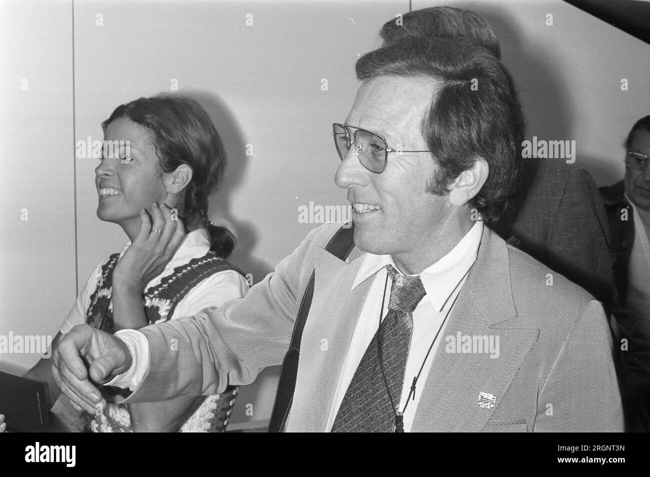 Singer Andy Williams with wife at Schiphol ca. September 1972 Stock ...