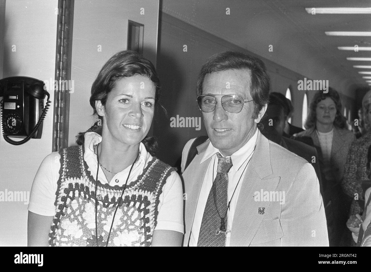 Singer Andy Williams with wife at Schiphol ca. September 1972 Stock ...