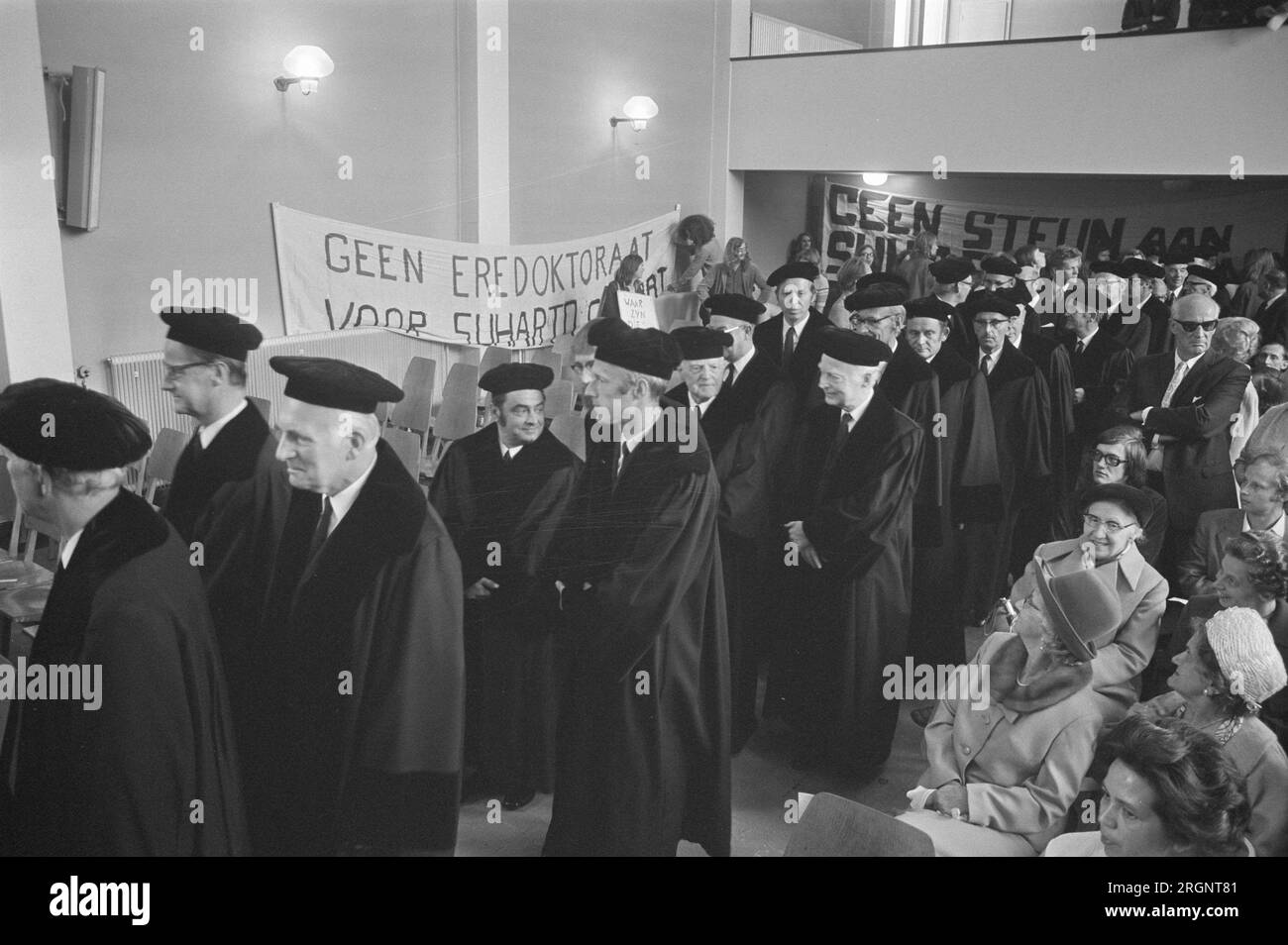 1970s student protests hi-res stock photography and images - Alamy